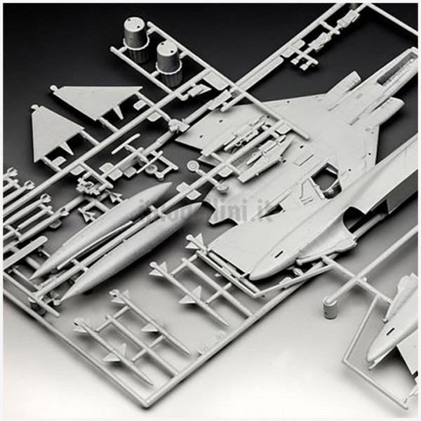 Revell 03941 - Kit Aereo F-4J Phantom US Navy 1:72