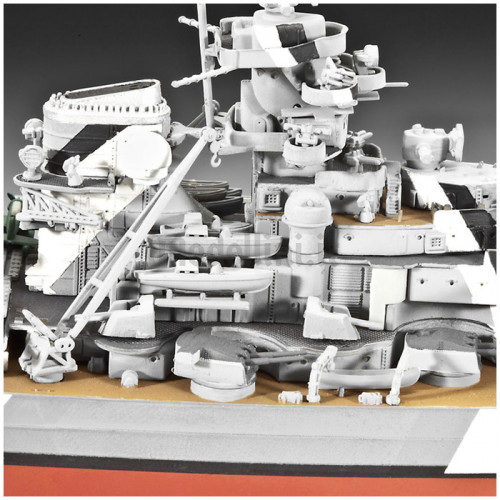 Revell 05098 - Kit Nave Corazzata Bismarck 1:700