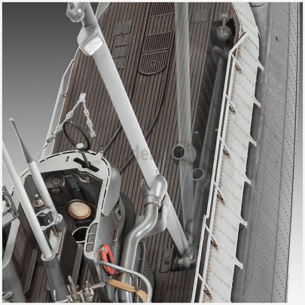 Revell 05133 - Kit Sottomarino Tedesco U-Boot Type IX C/40 1:72