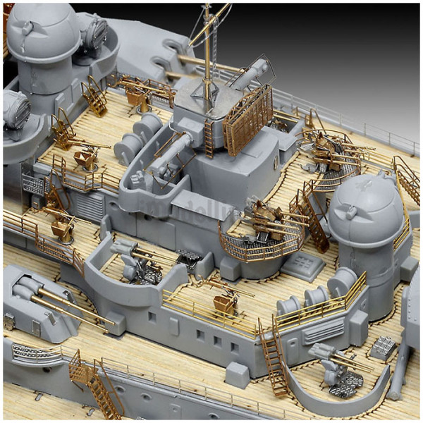 Revell 05160 - Kit Nave Corazzata Tirpitz Platinum Edition 1:350