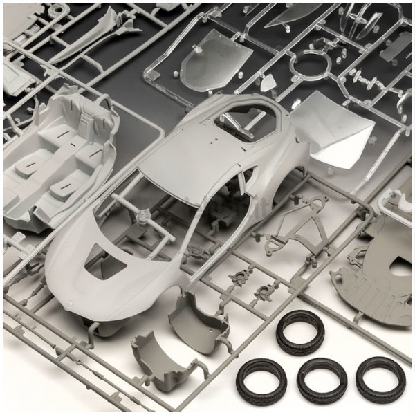 Revell 07670 - Kit Auto BMW i8 1:24